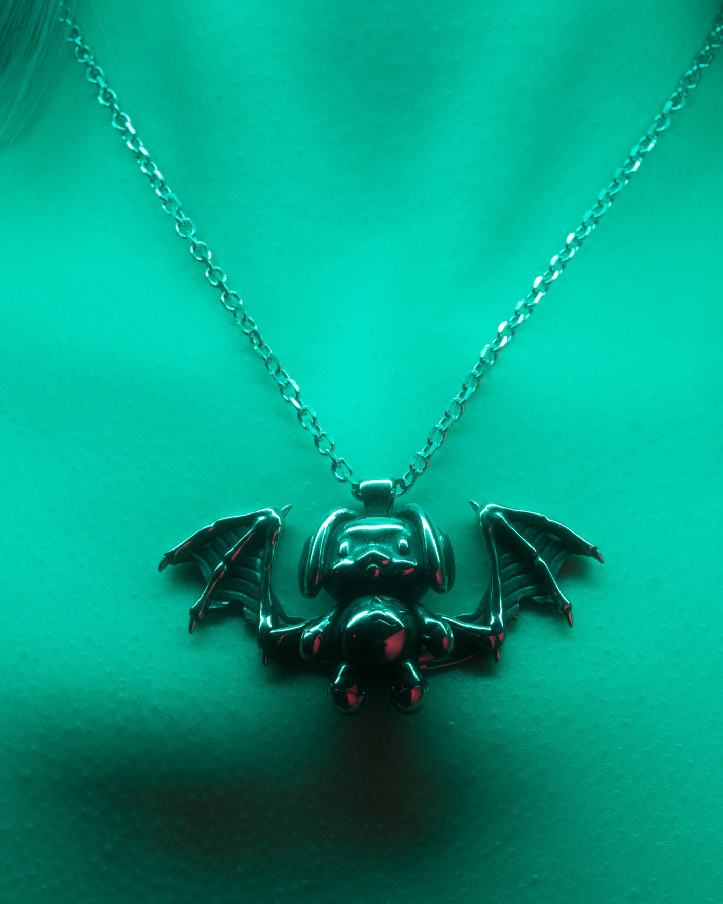 The Cute But Deadly Chain - Cool Shirtz