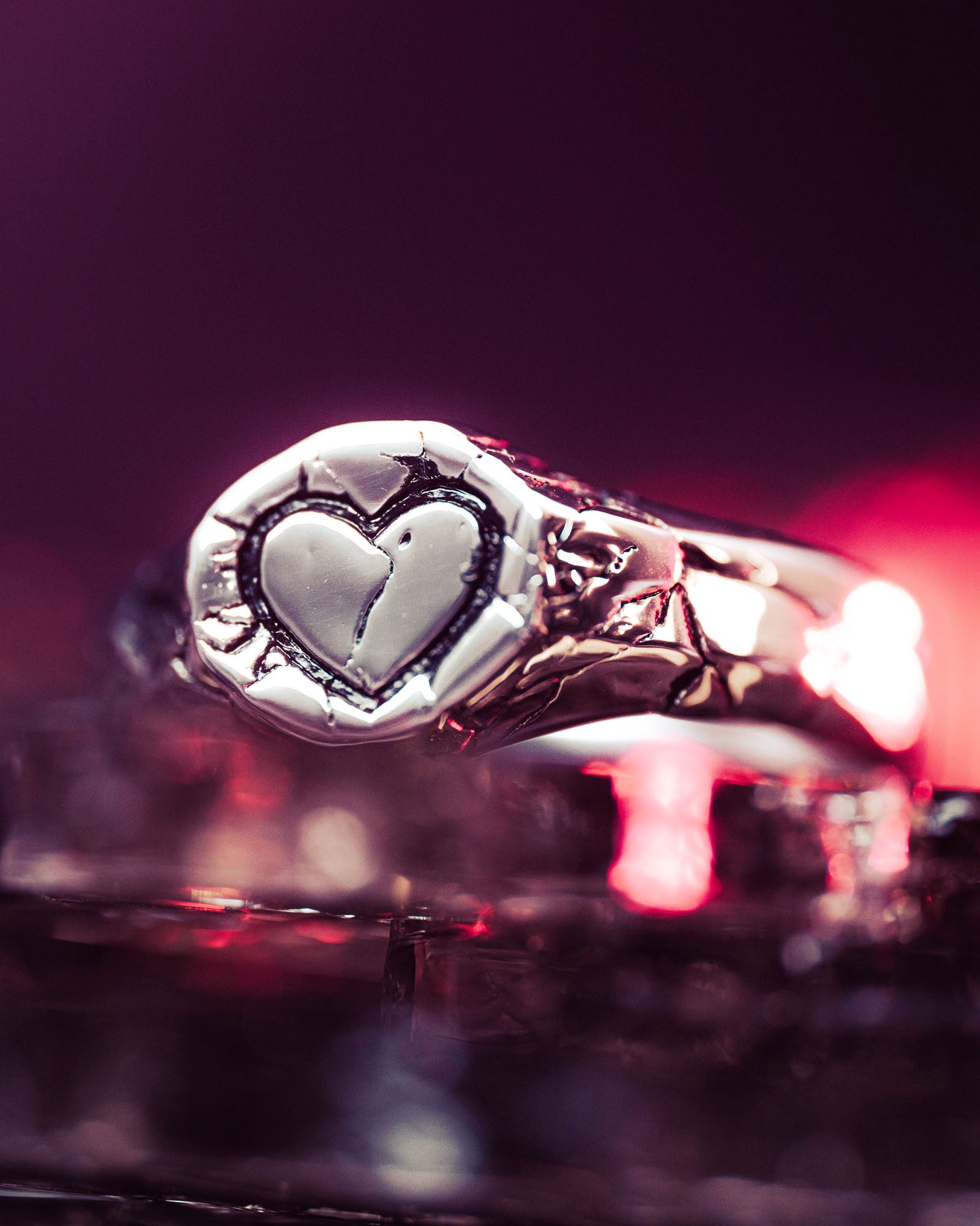 The Heartbreak Ring– Cool Shirtz